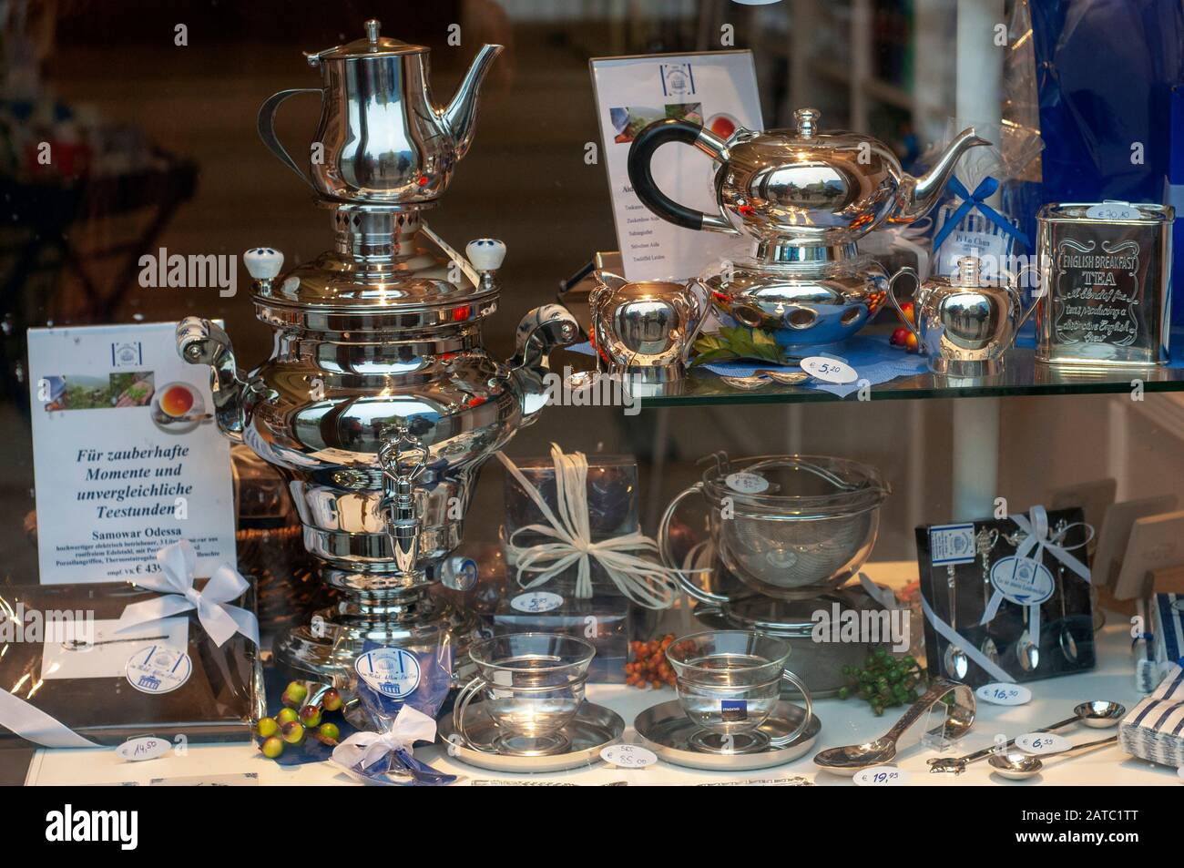 Silver markets hi-res stock photography and images - Alamy