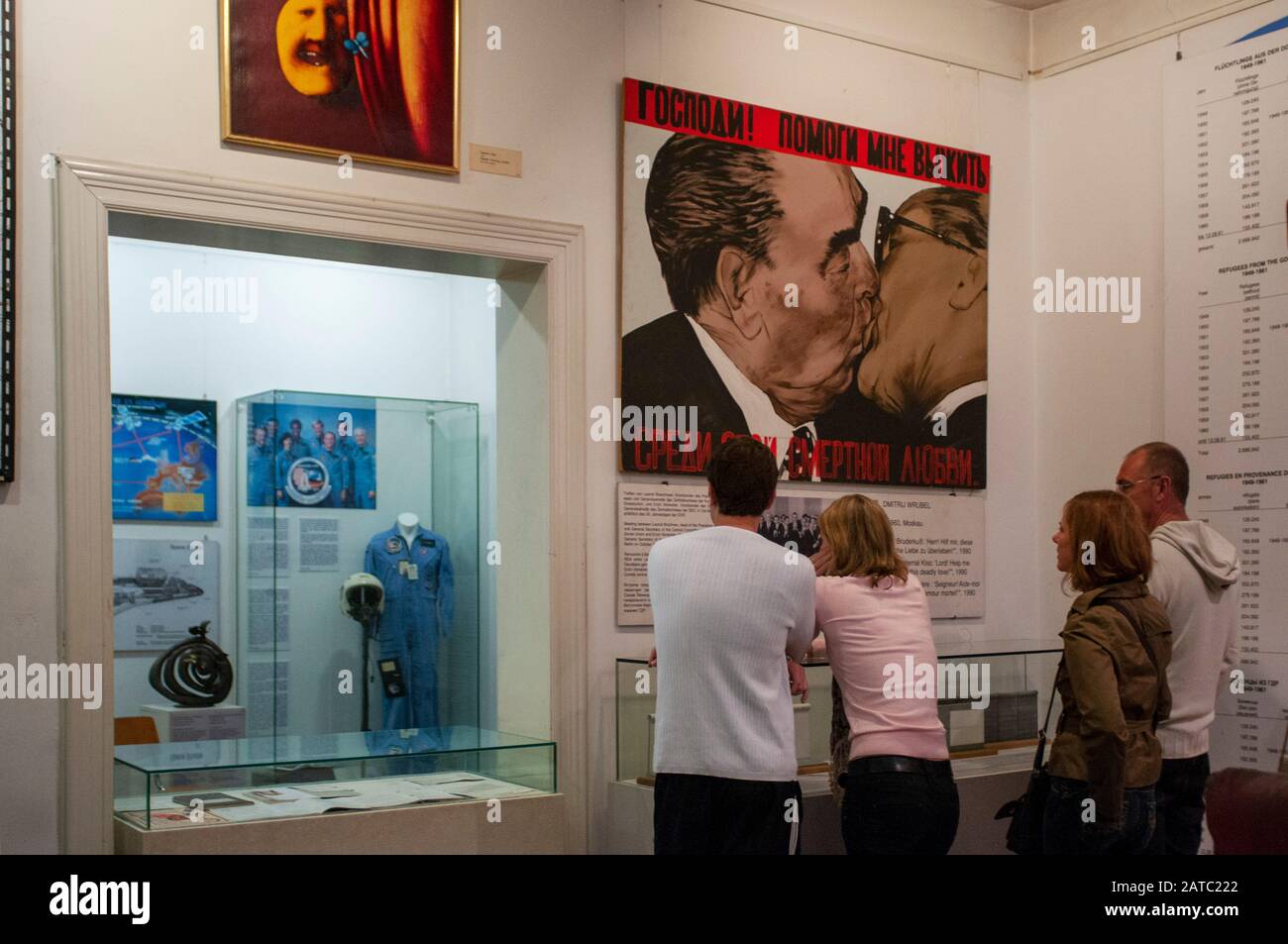 Berlin checkpoint charlie museum hi-res stock photography and images ...