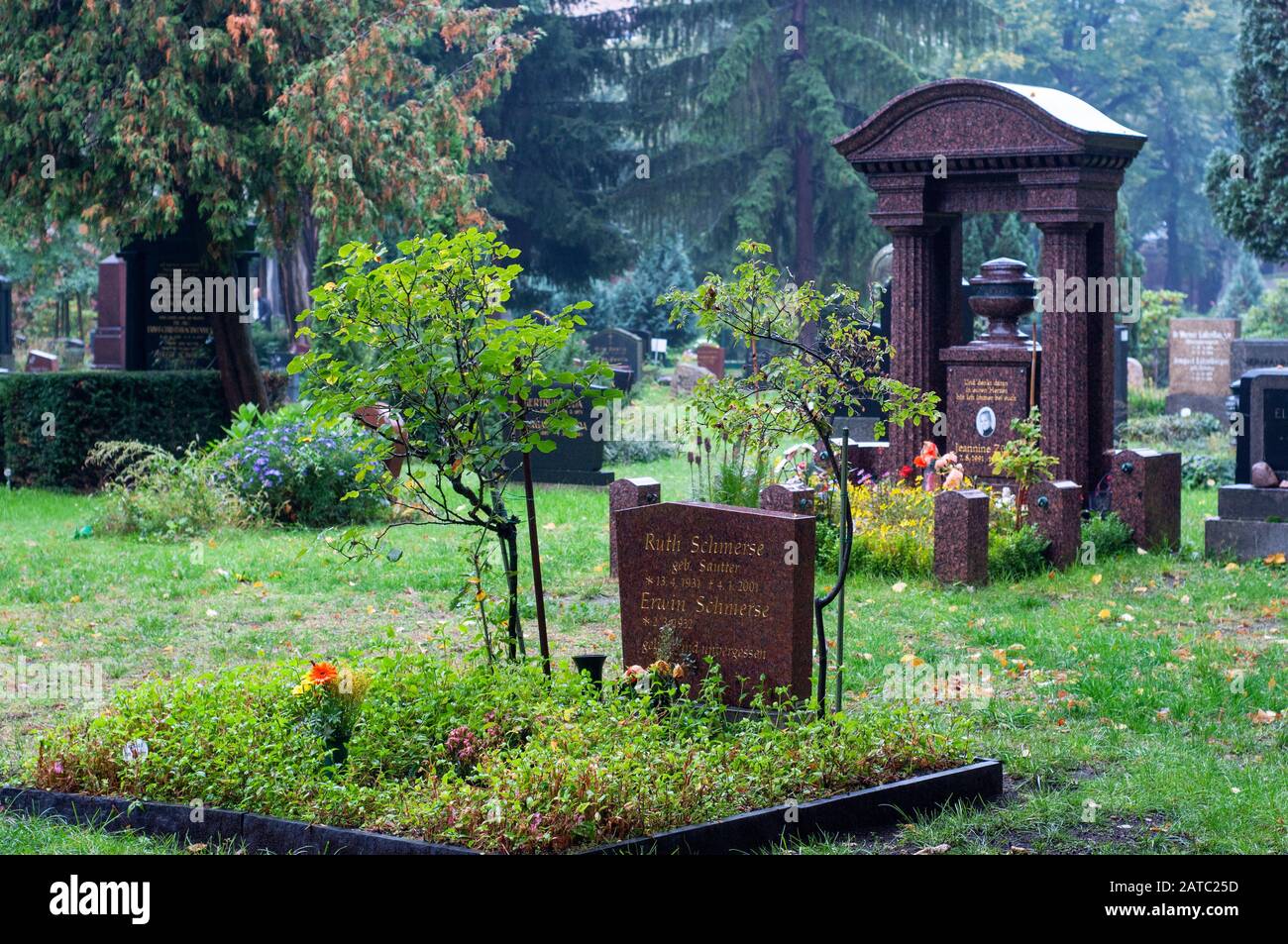 Old jewish cemetery berlin hi-res stock photography and images - Alamy