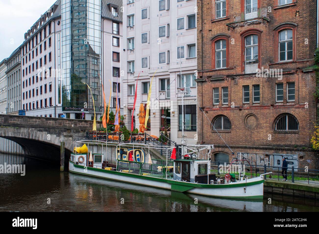Ships in the Museumshafen Historic Harbour, Markisches Ufer, Mitte ...
