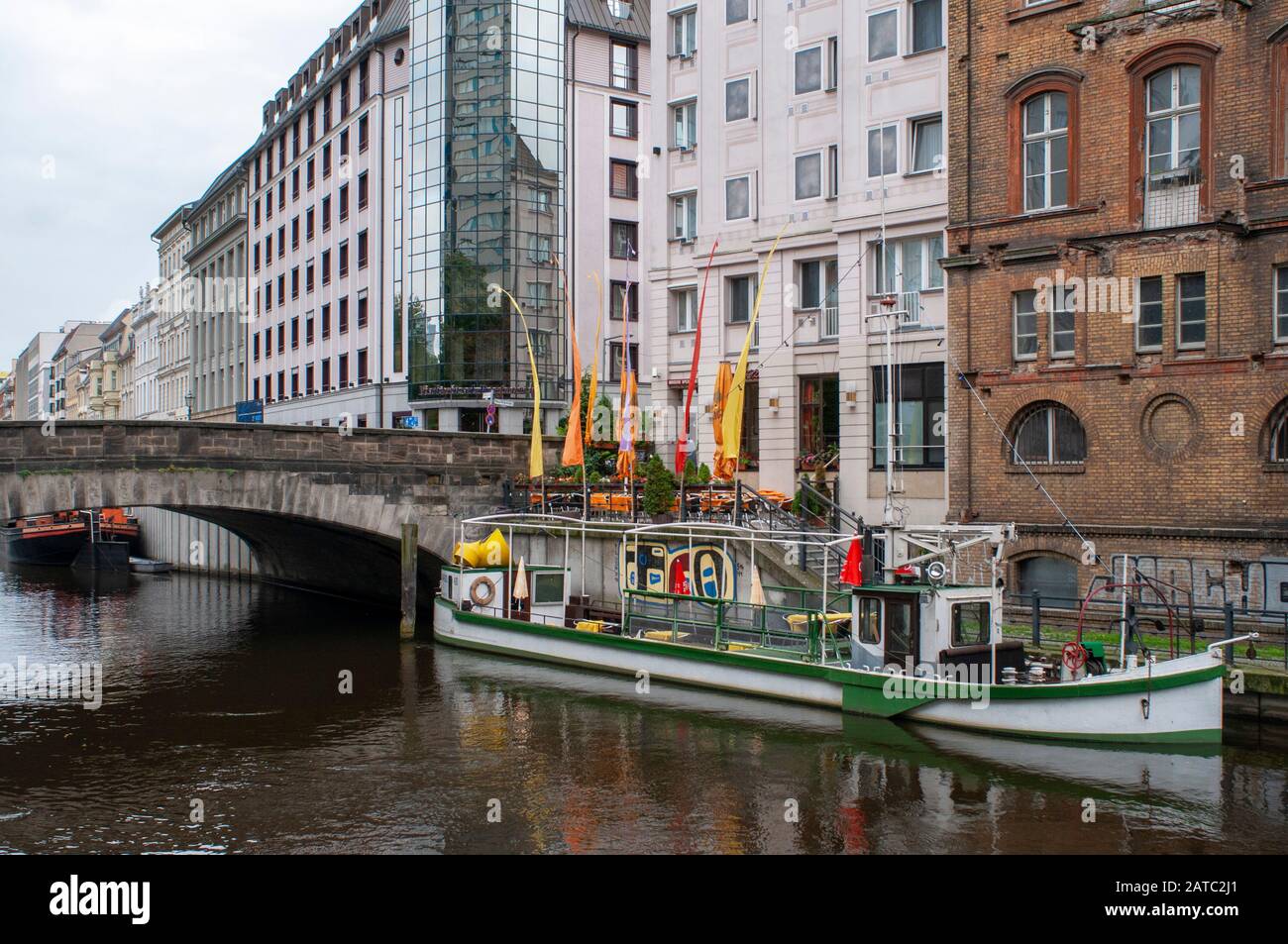 Ships in the Museumshafen Historic Harbour, Markisches Ufer, Mitte ...