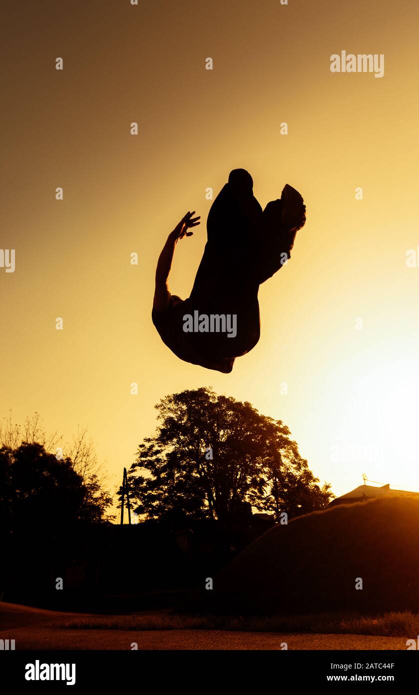 Salto silhouette hi-res stock photography and images - Alamy