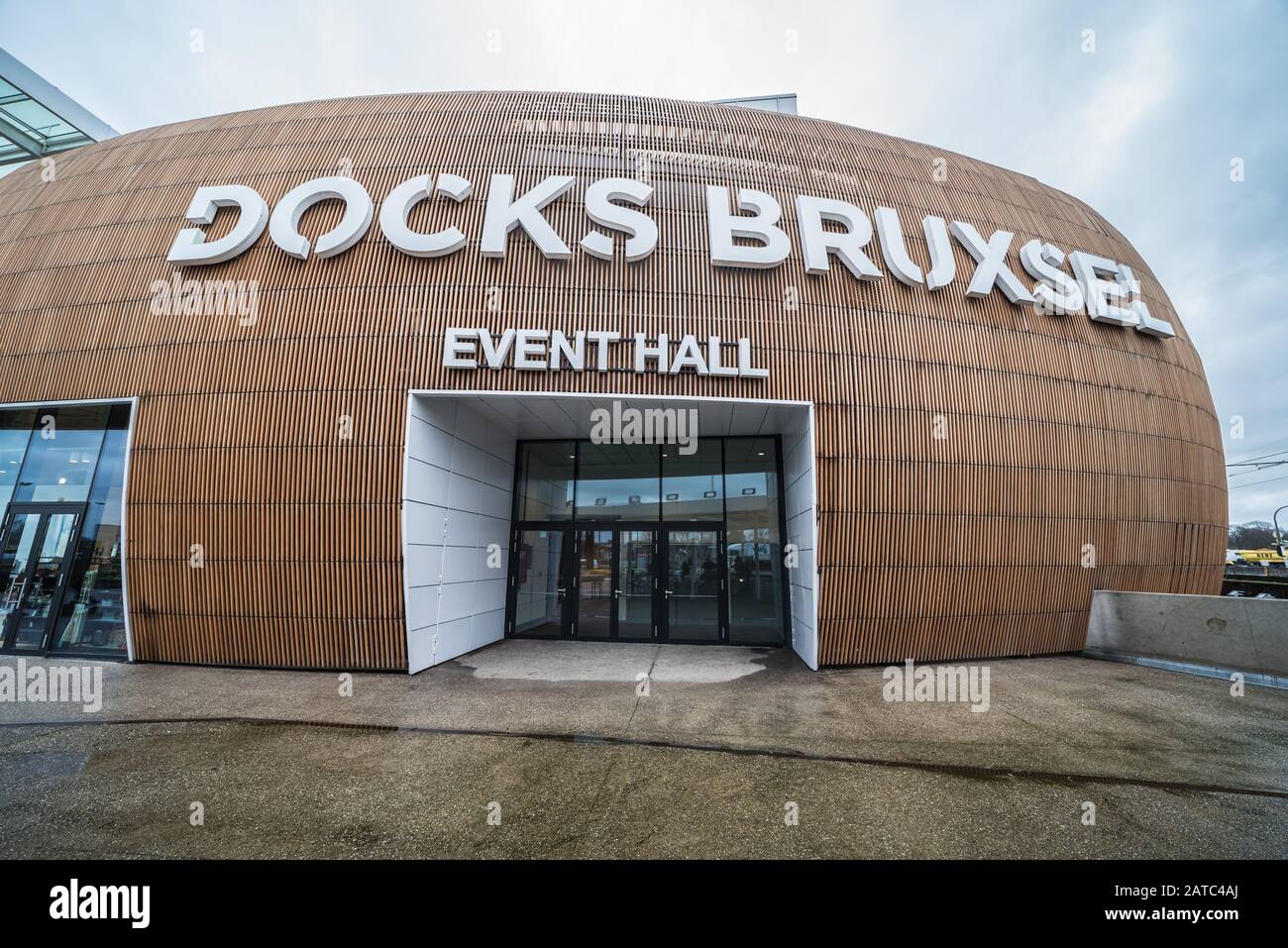 Contemporary shapes hi-res stock photography and images - Alamy