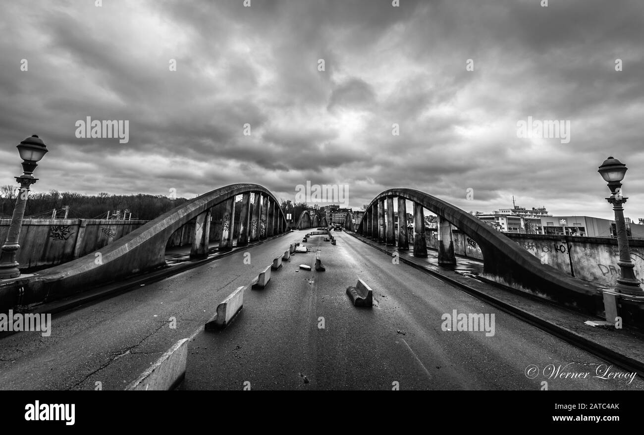 Broken concrete bridge Black and White Stock Photos & Images - Alamy