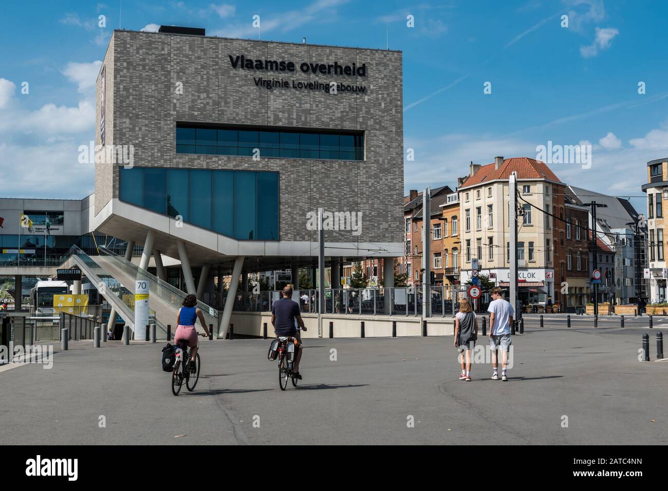 Pedstrains hi-res stock photography and images - Alamy