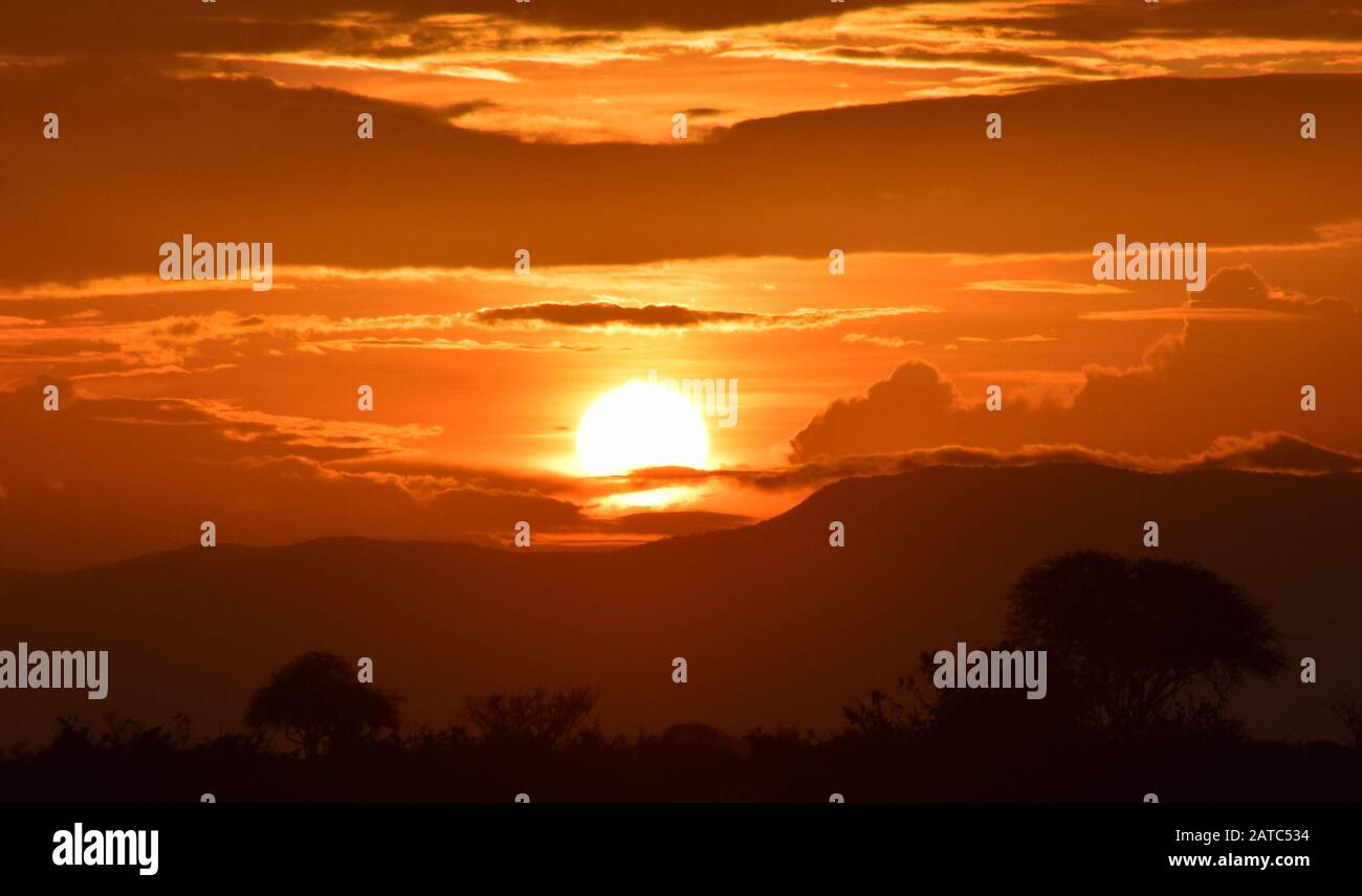 Beautiful african sunset hi-res stock photography and images - Alamy