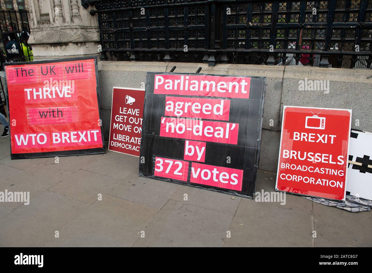 Brexit vote leave poster hi-res stock photography and images - Alamy