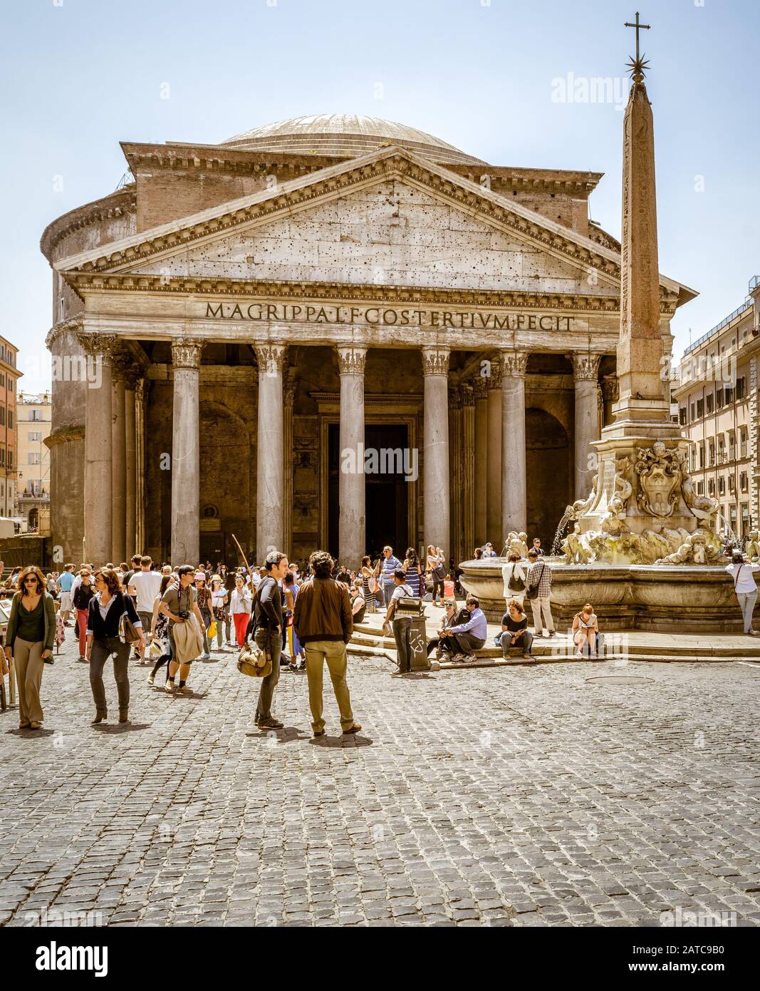 ROME, ITALY - MAY 9, 2014: Roman Pantheon on the Piazza della Rotonda ...