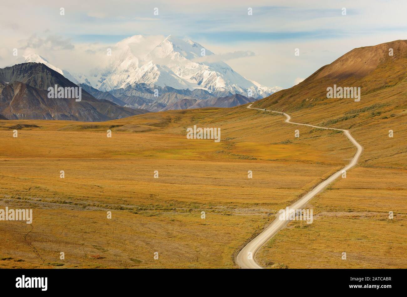 The Denali Mount Peak covered by snow at early morning at Denali ...