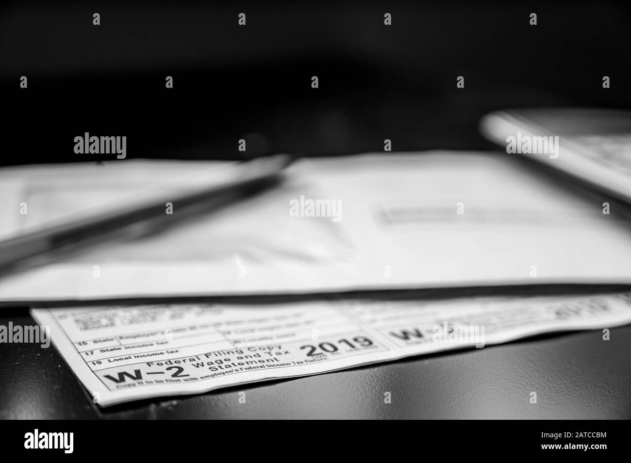 Form w 2 Black and White Stock Photos & Images - Alamy