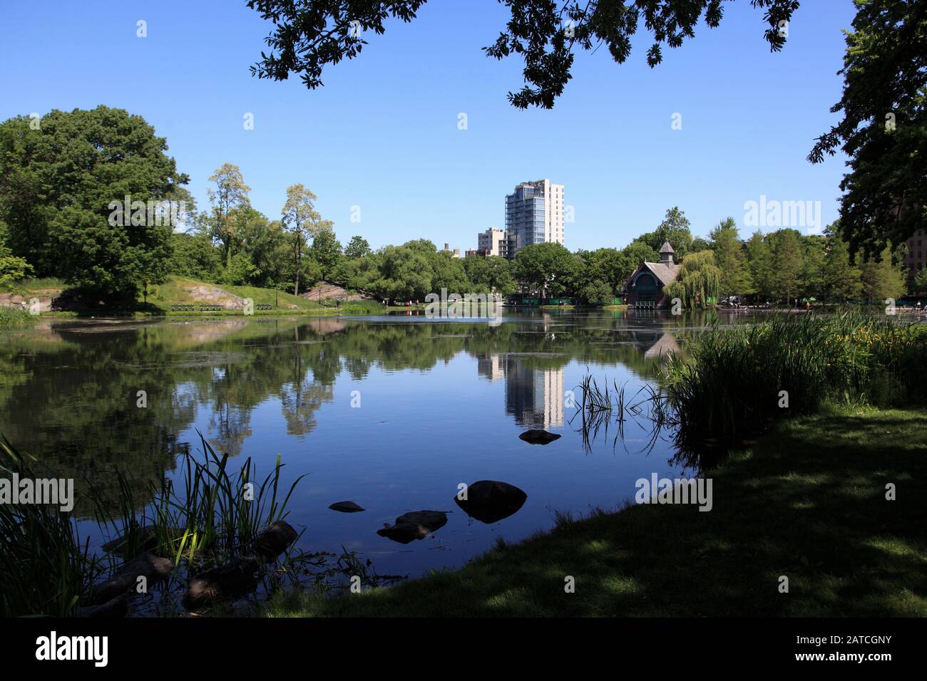 Harlem Meer, Central Park, Manhattan, New York City, USA Stock Photo ...