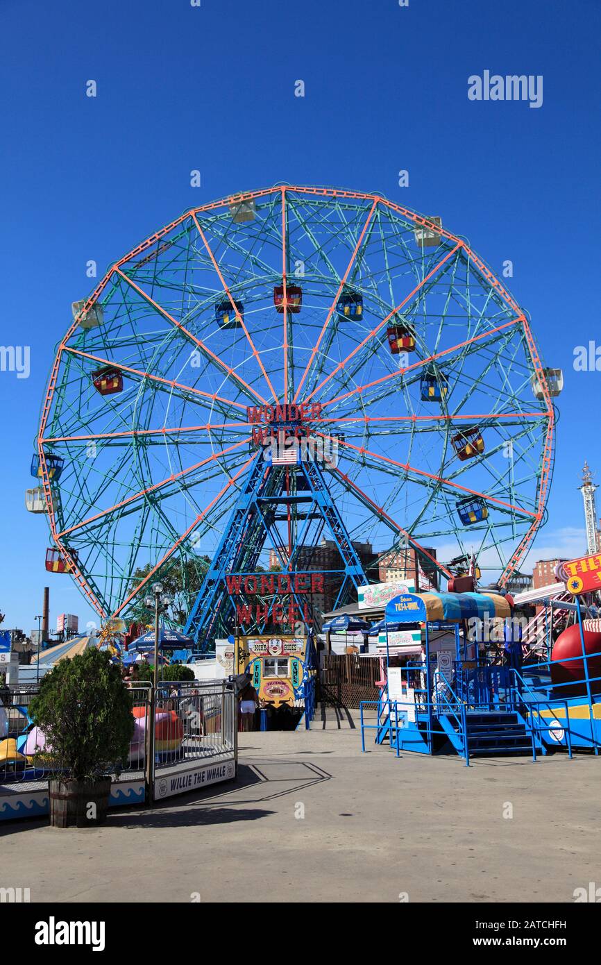 Denos Wonder Wheel, Amusement Park, Coney Island, Brooklyn, New York ...