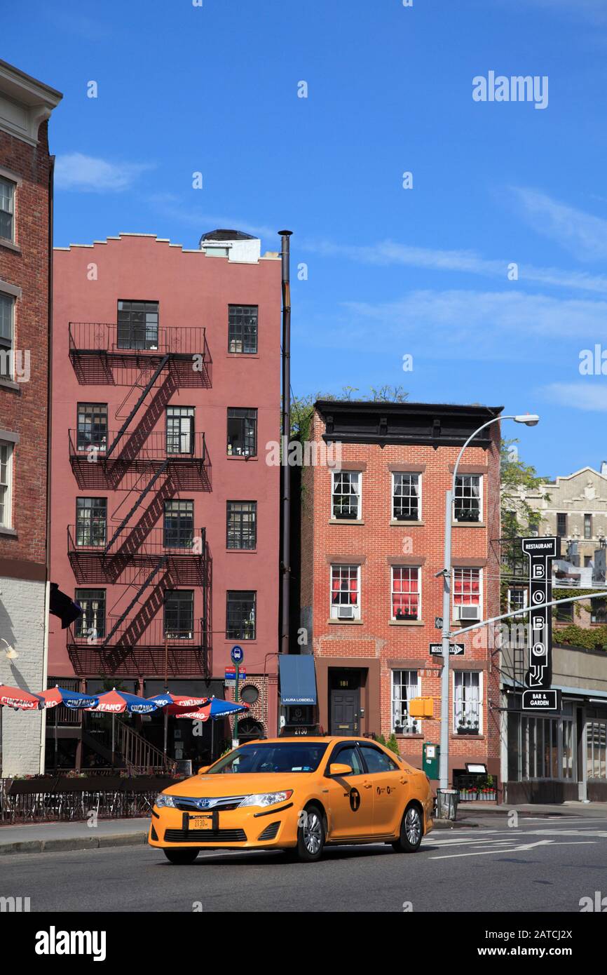 Downtown manhattan street scene hi-res stock photography and images - Alamy