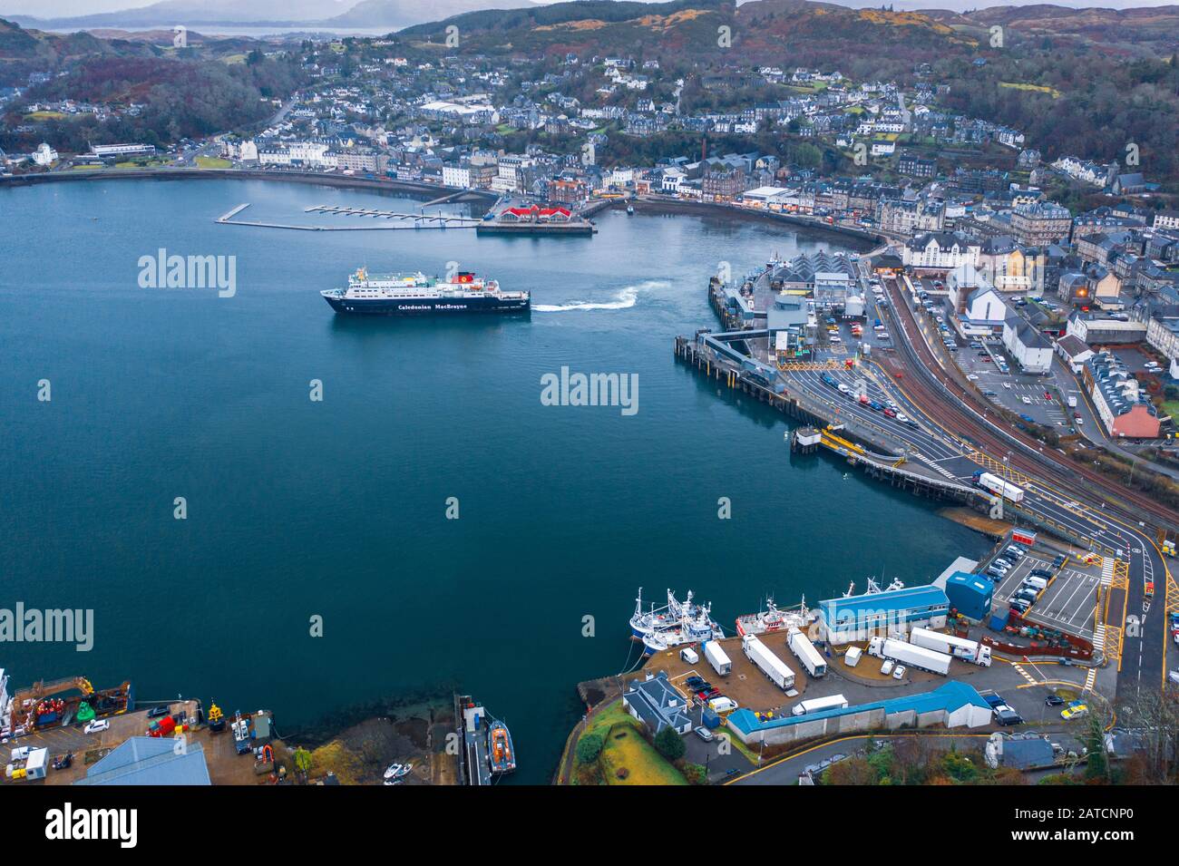 Oban town centre hi-res stock photography and images - Alamy