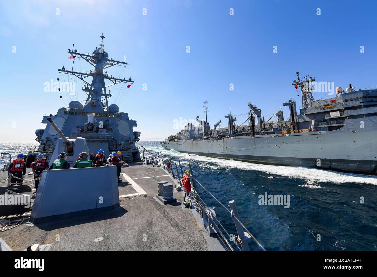 Guided missile destroyer uss lassen ddg 82 hi-res stock photography and ...
