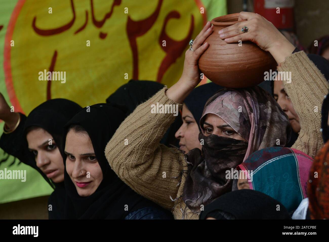Lahore, Pakistan. 01st Feb, 2020. Pakistani women devotees bringing ...