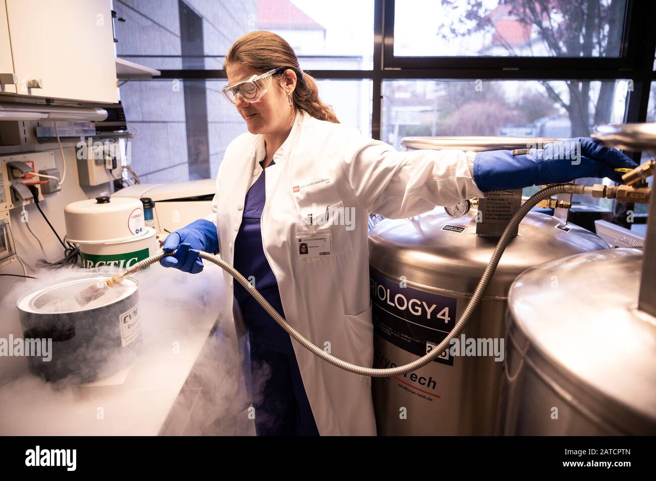 Mainz, Germany. 28th Jan, 2020. Verena Holze, reproductive biologist ...
