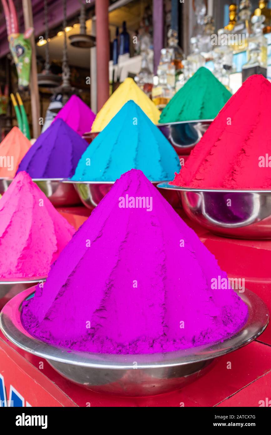 Powdered color hi-res stock photography and images - Alamy