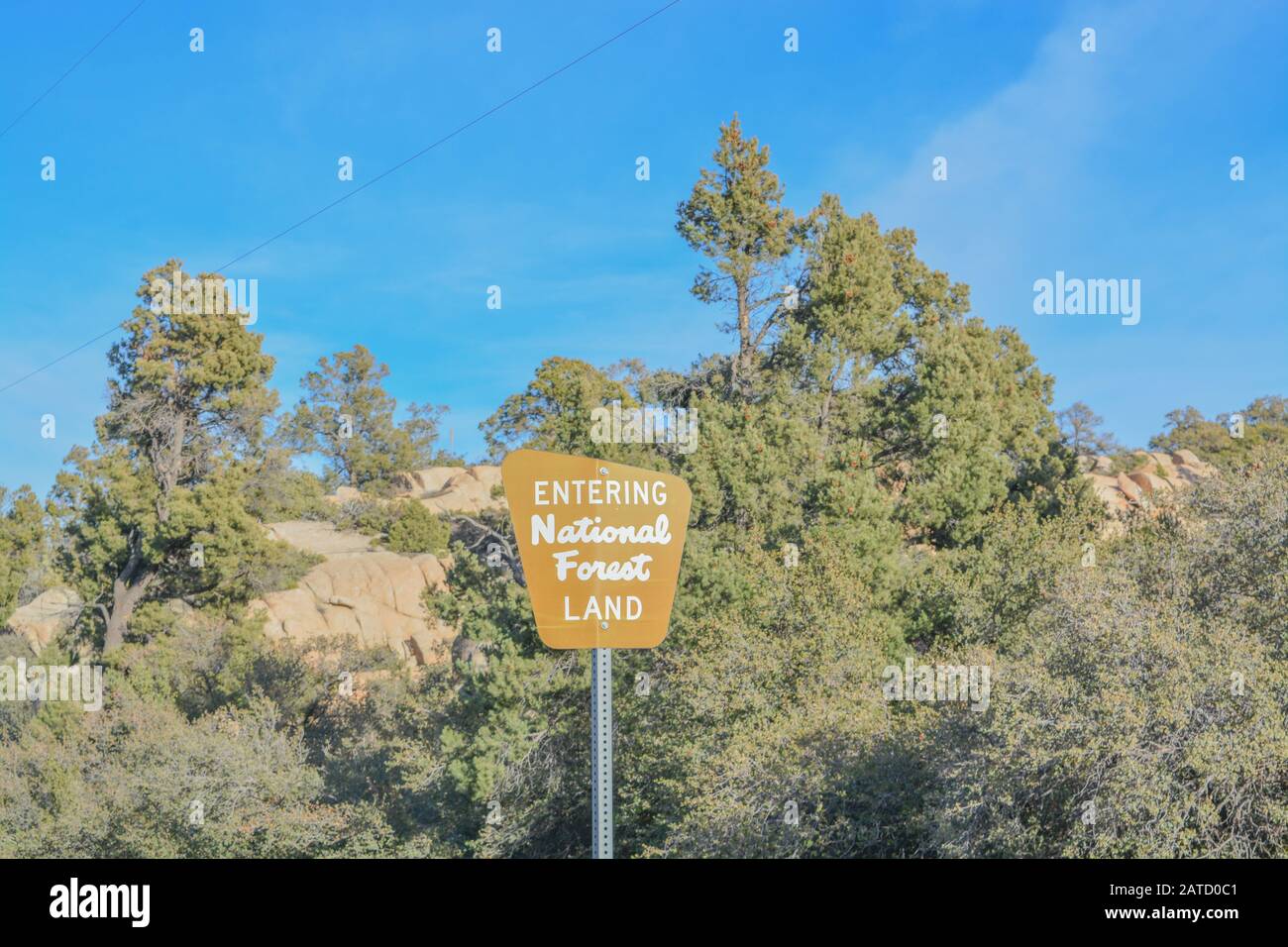 Entering national forest land sign hi-res stock photography and images ...