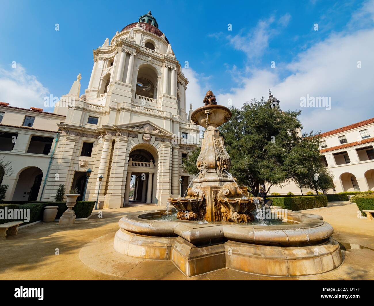 Pasadena city hall hi-res stock photography and images - Alamy