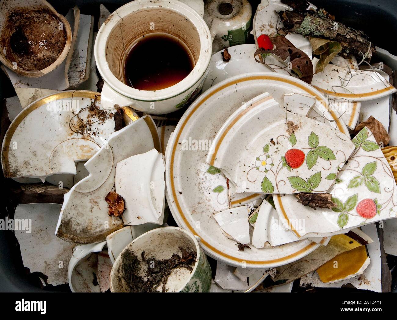 Broken Dishes High Resolution Stock Photography and Images - Alamy