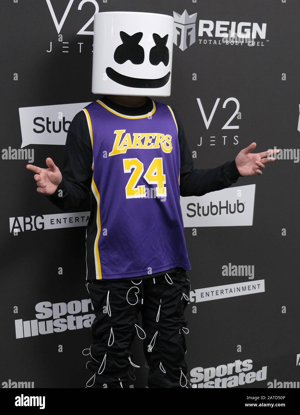 Marshmello hi-res stock photography and images - Alamy