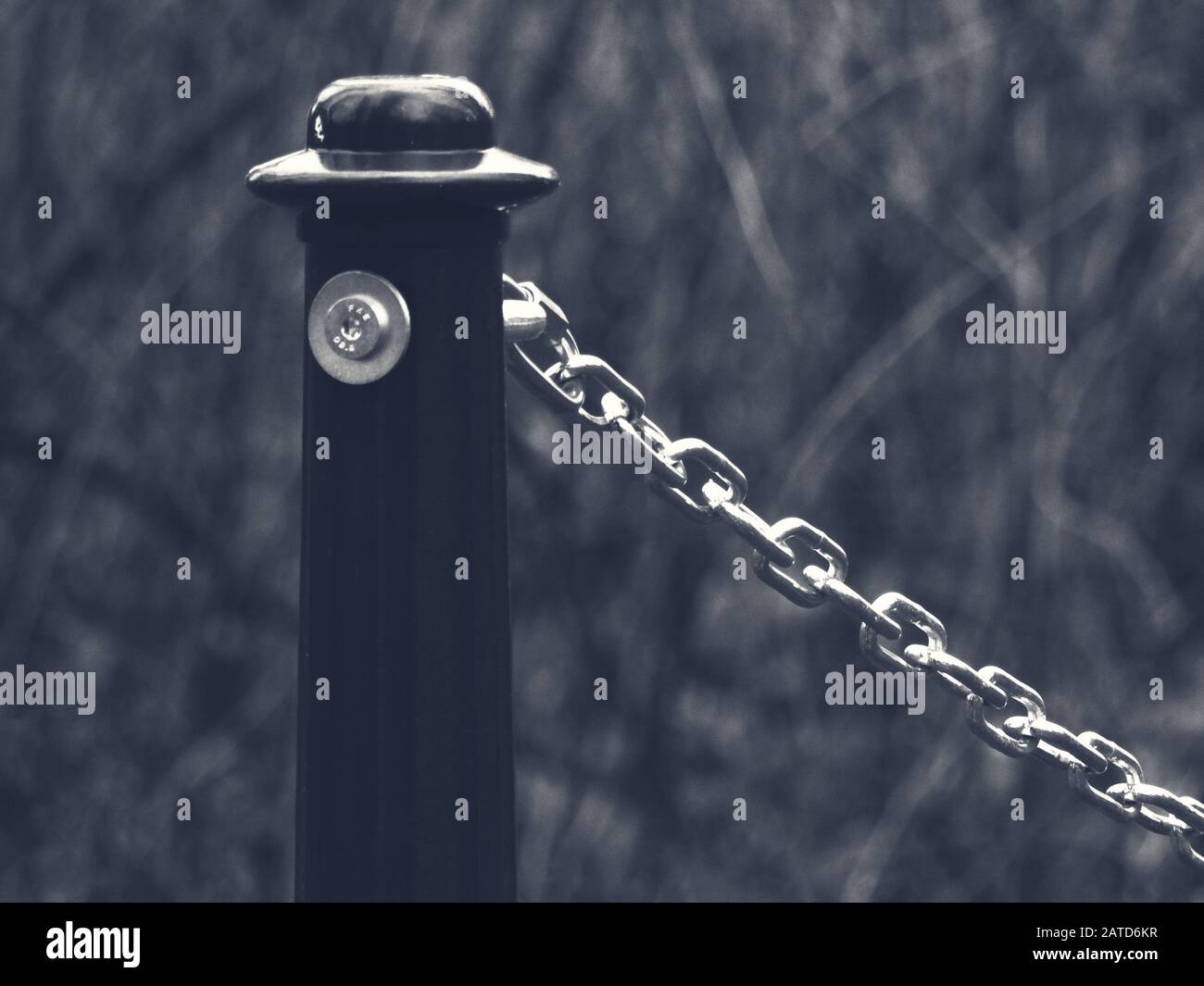 Details of a chain barrier Stock Photo - Alamy