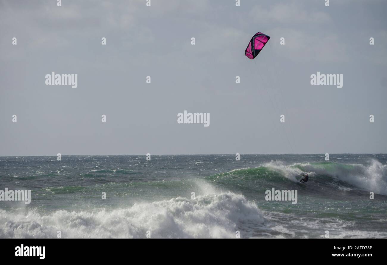 Cornish waves hi-res stock photography and images - Alamy