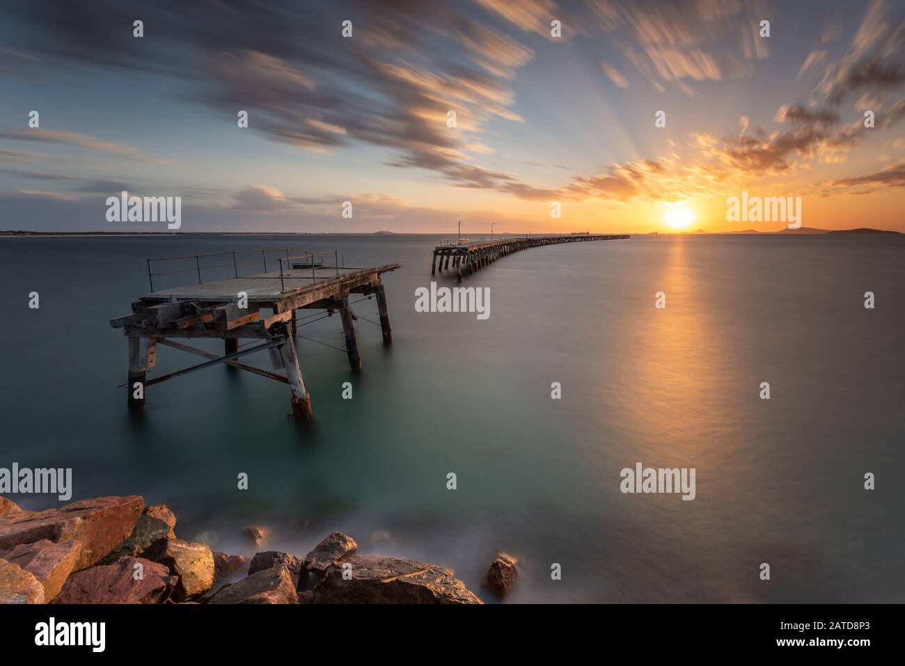 Tanker jetty hi-res stock photography and images - Alamy