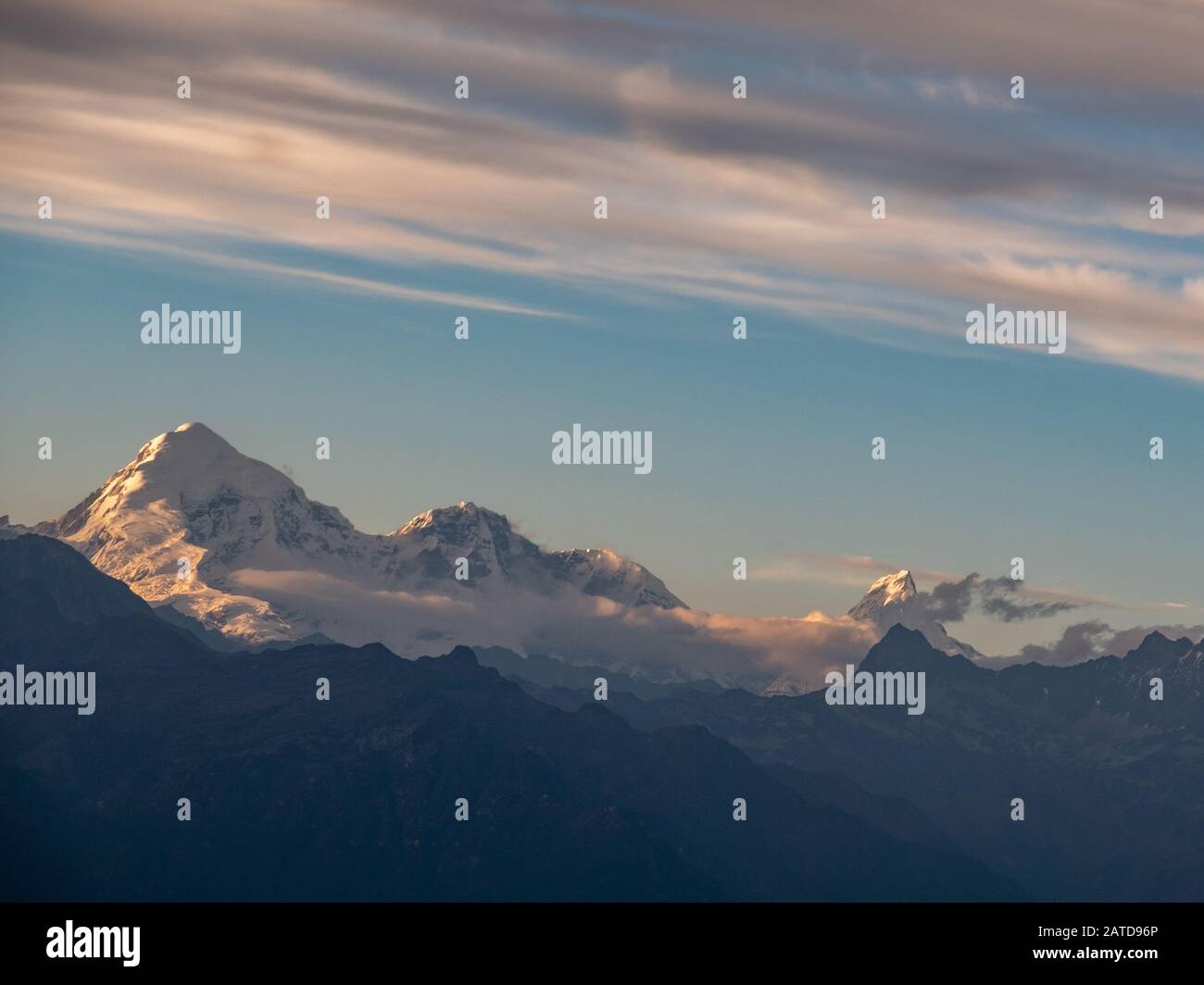 Everest geology hi-res stock photography and images - Alamy