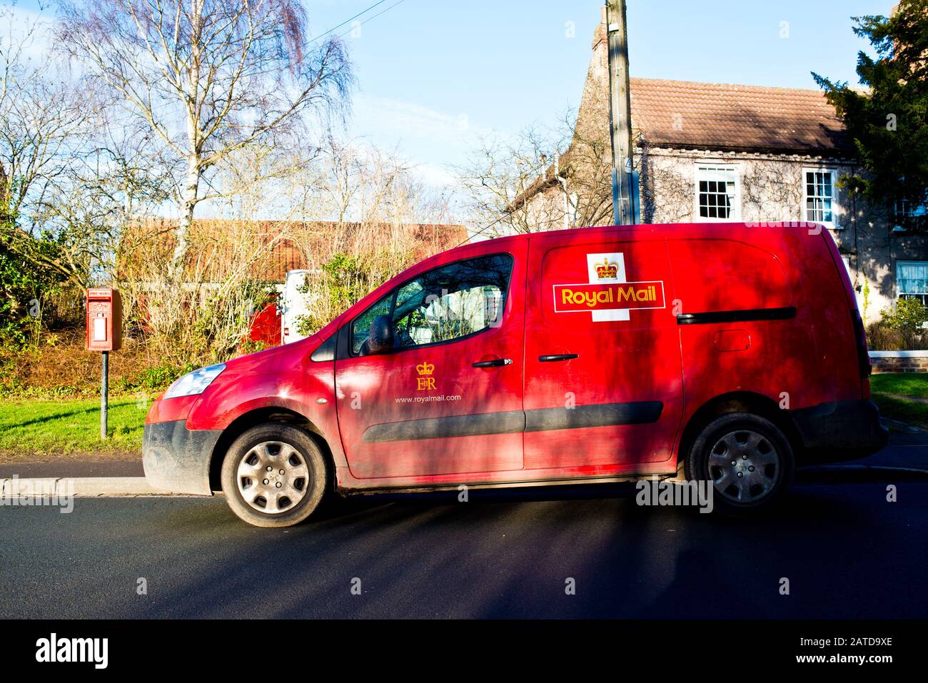 Royal mail post box van hi-res stock photography and images - Alamy