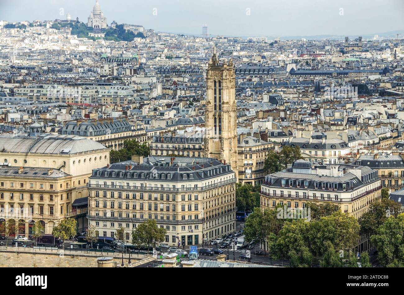 Old city paris hi-res stock photography and images - Alamy