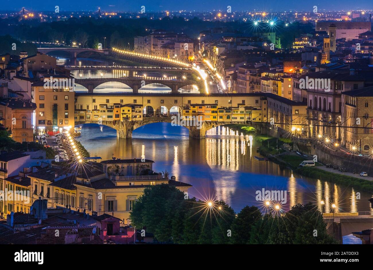 Florence, Ponte Vecchio arch bridge at twilight from Piazzale ...