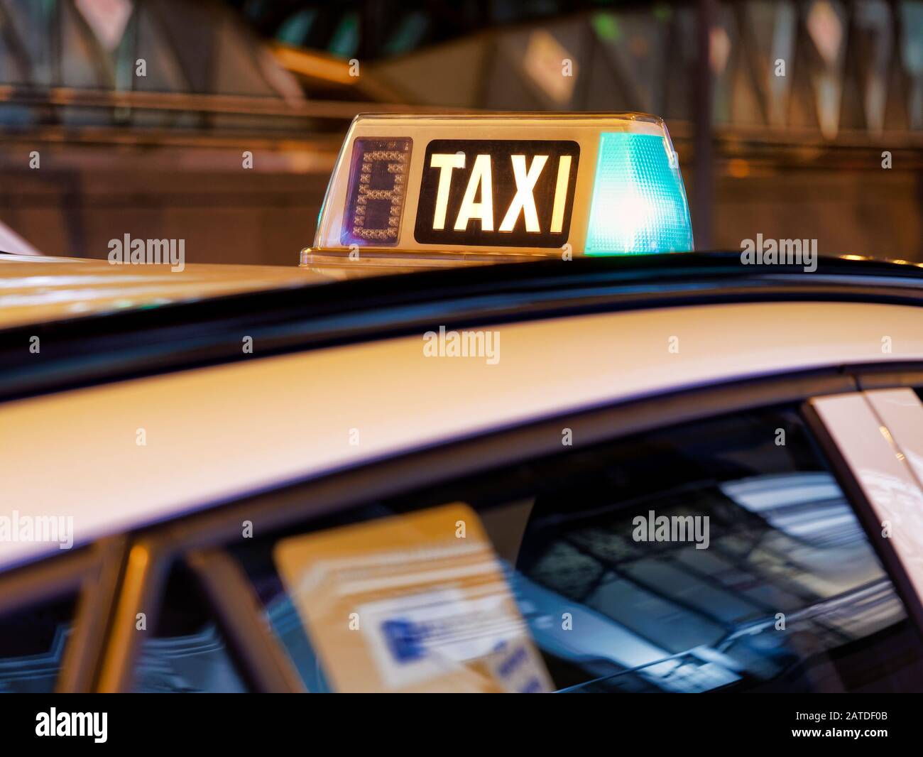 Closeup traffic light night hi-res stock photography and images - Alamy