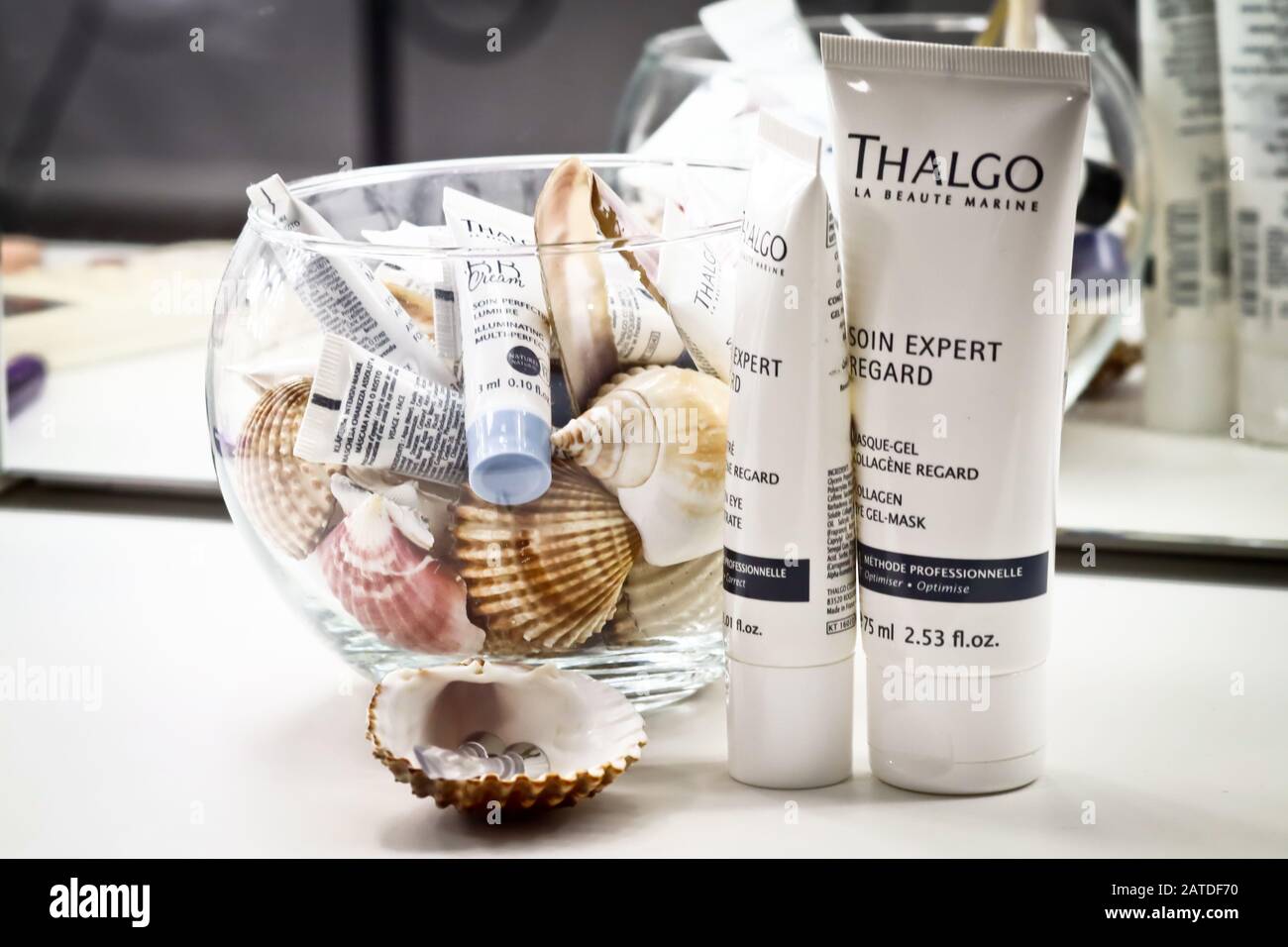 Thalgo logo hi-res stock photography and images - Alamy