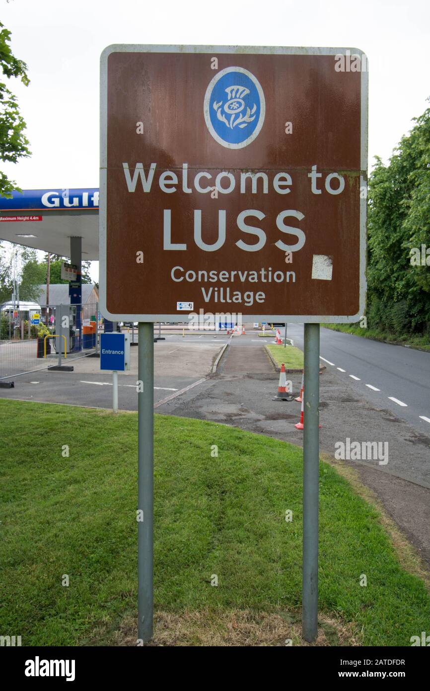 Luss conservation village scotland hi-res stock photography and images ...