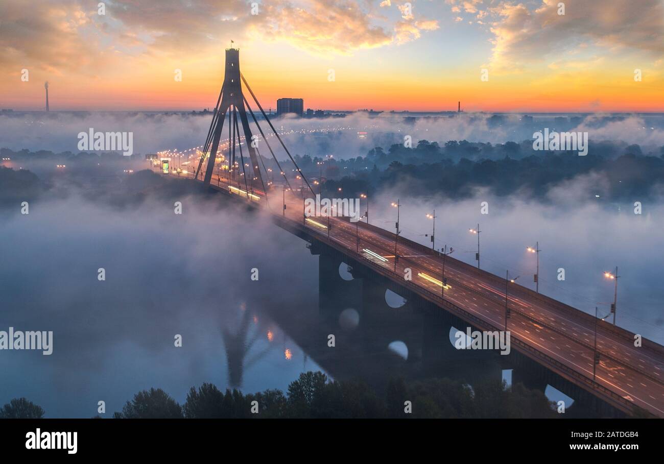 Moscow bridge in kiev hi-res stock photography and images - Alamy