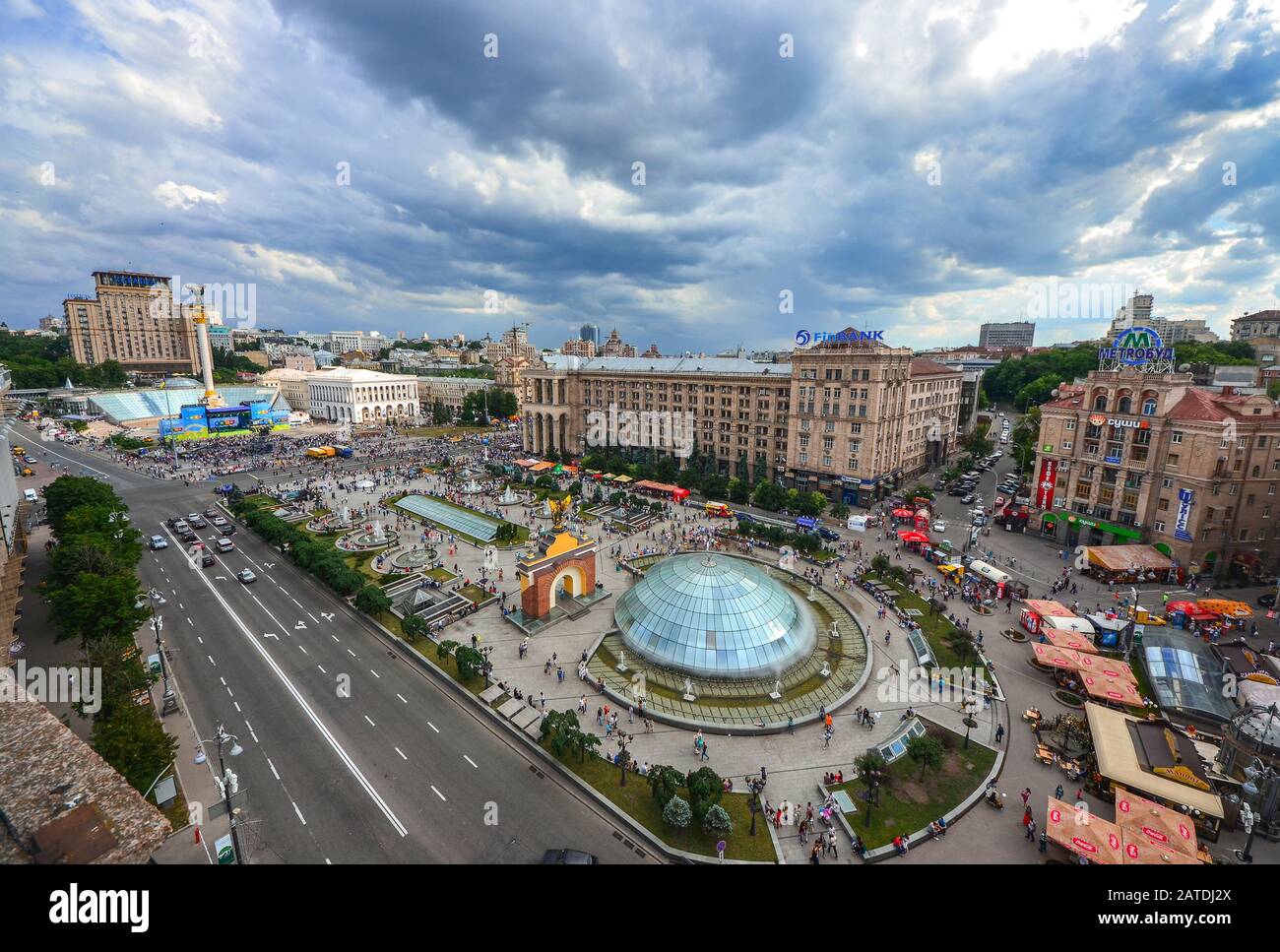 KIEV - May 2014: Maidan Nezalezhnosti Kiev Ukraine sunny day. National ...