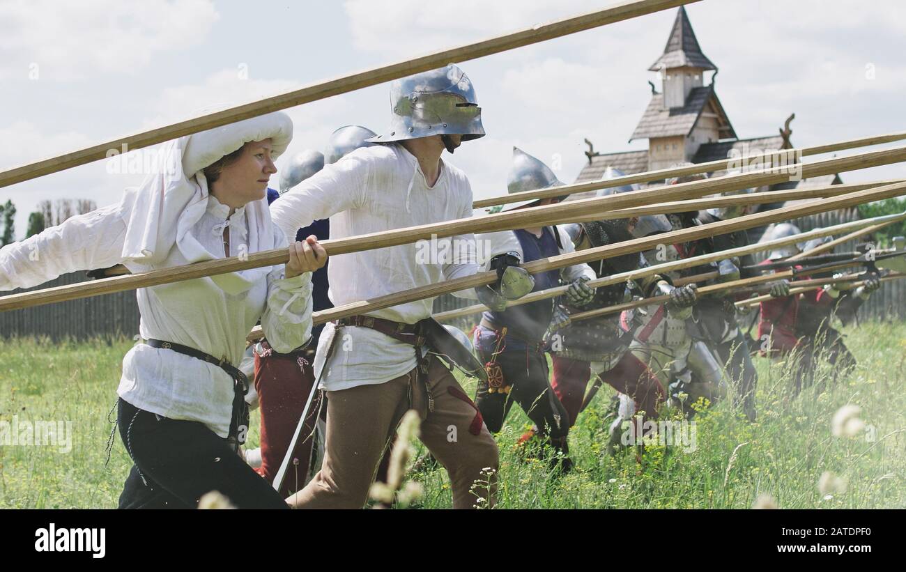 Vikings attack hi-res stock photography and images - Alamy