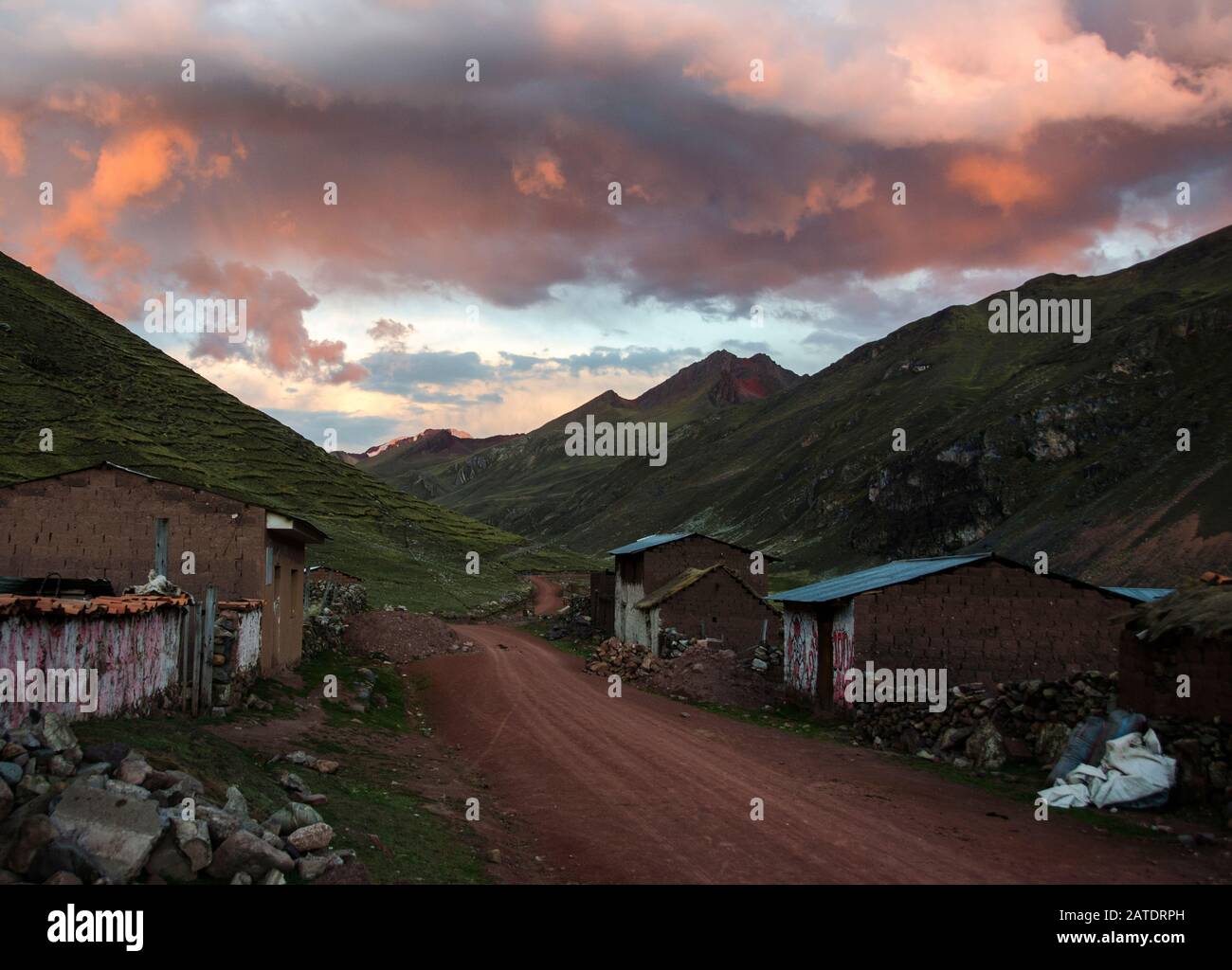 Tradition houses in Peru Mountains landscape Stock Photo - Alamy