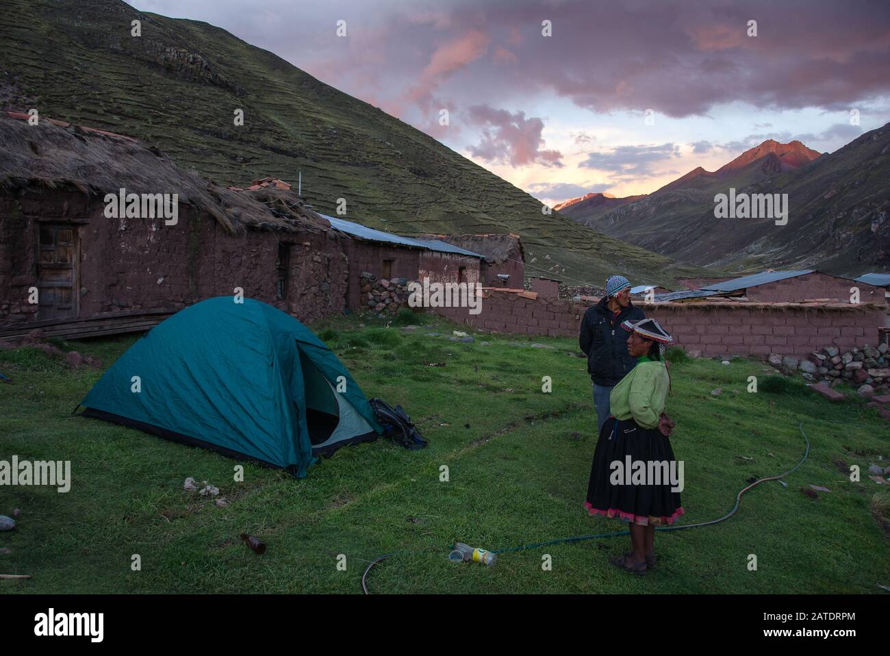 Tradition houses in Peru Mountains landscape Stock Photo - Alamy