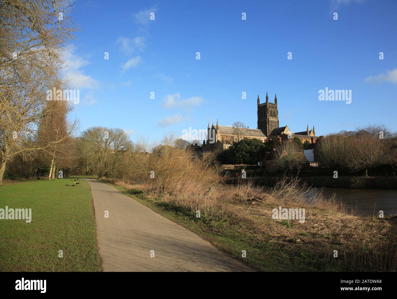 Riverside cycleway hi-res stock photography and images - Alamy