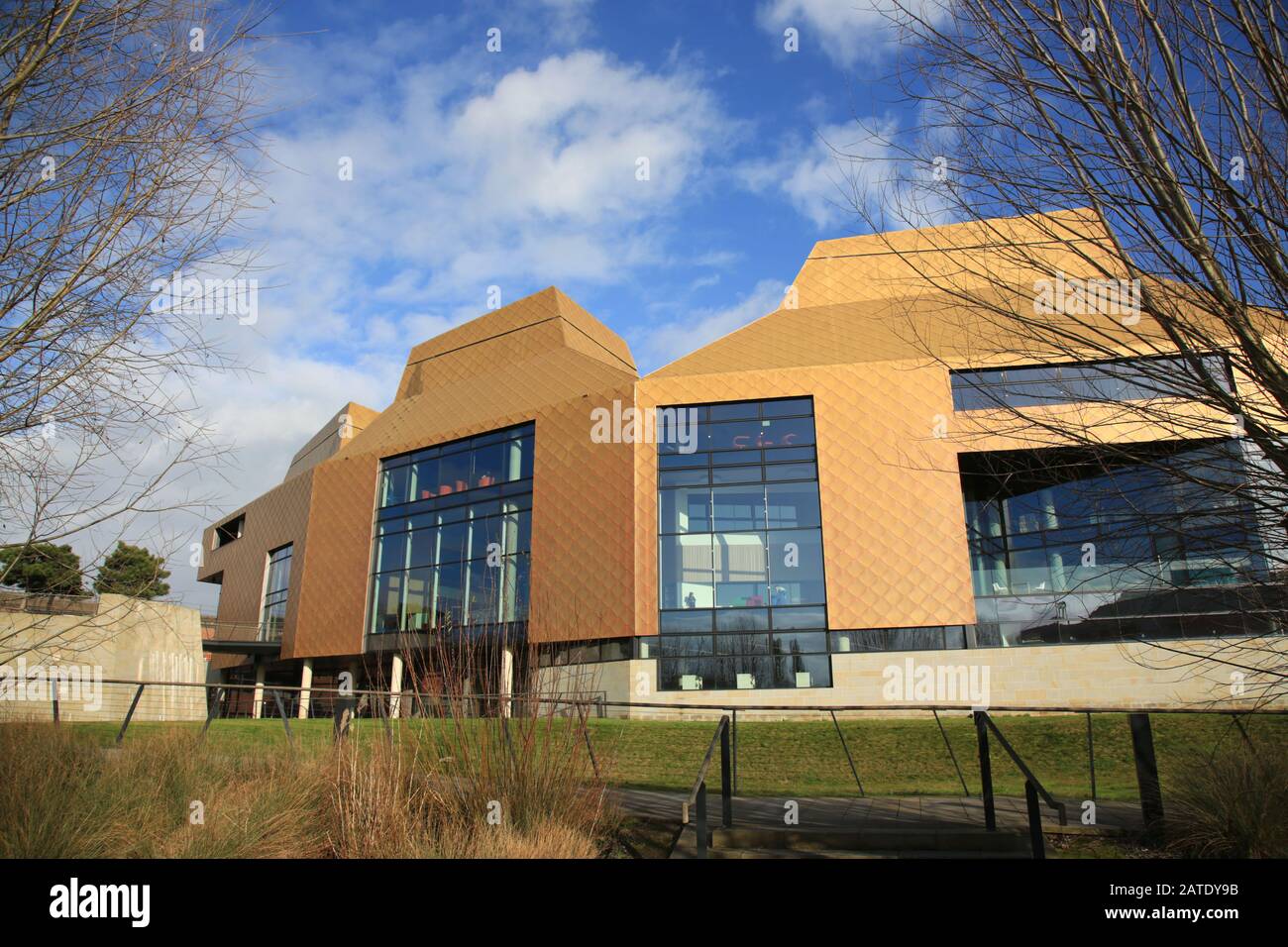 Public library uk hi-res stock photography and images - Alamy