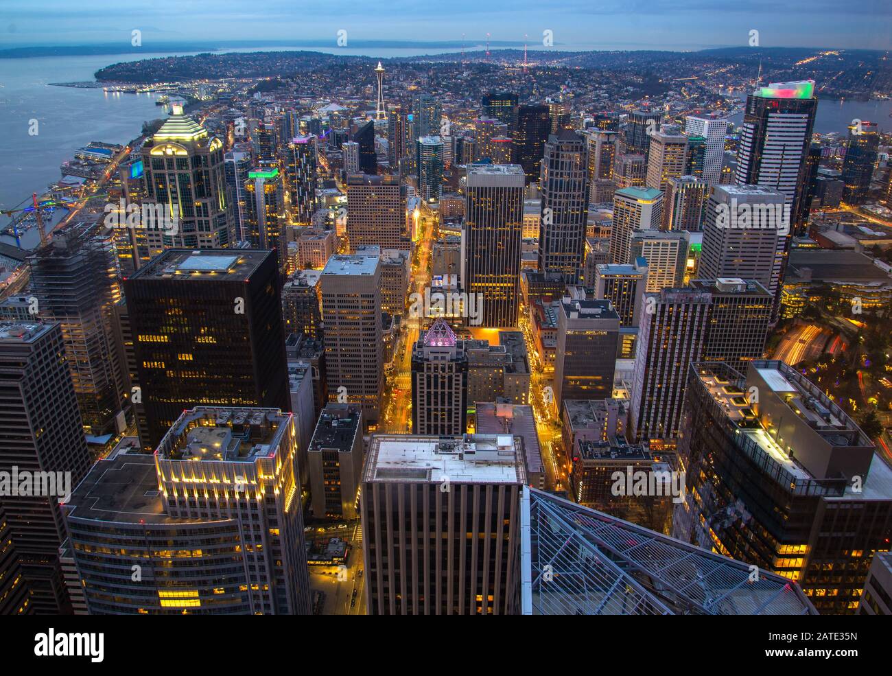 Seattle sky observatory at night hi-res stock photography and images ...