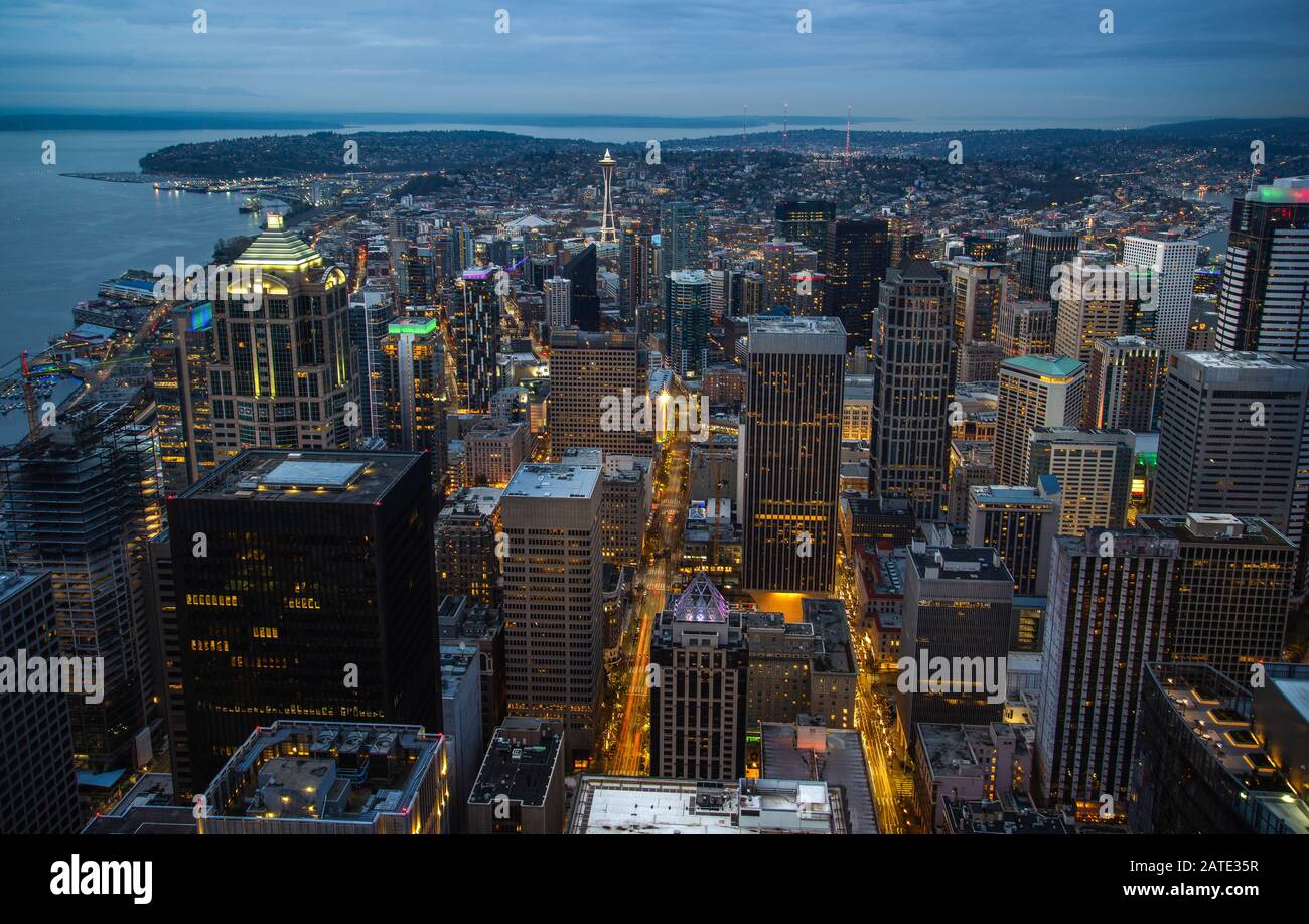 Seattle sky observatory at night hi-res stock photography and images ...