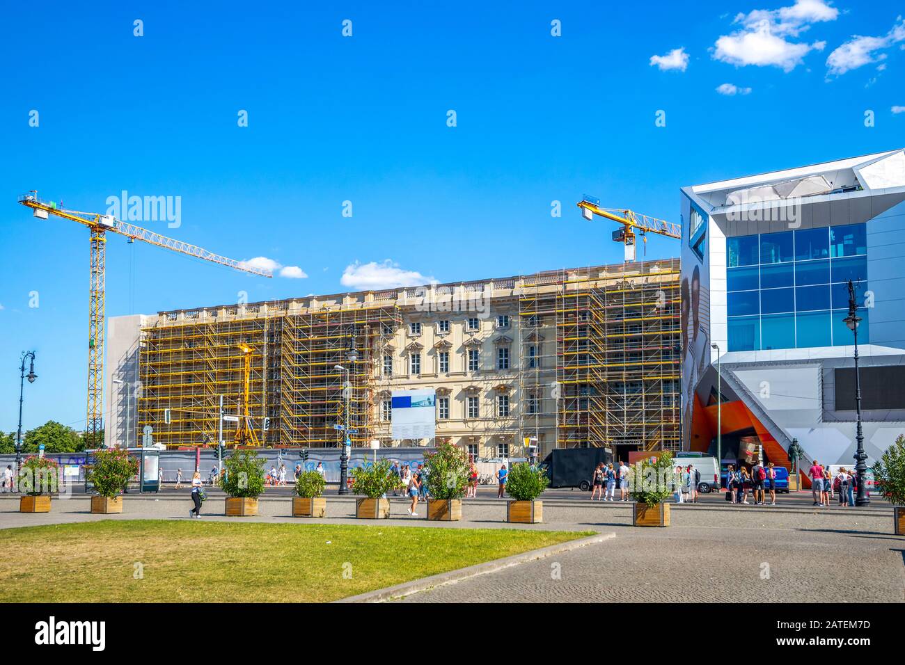 Berlin germany construction worker hi-res stock photography and images ...