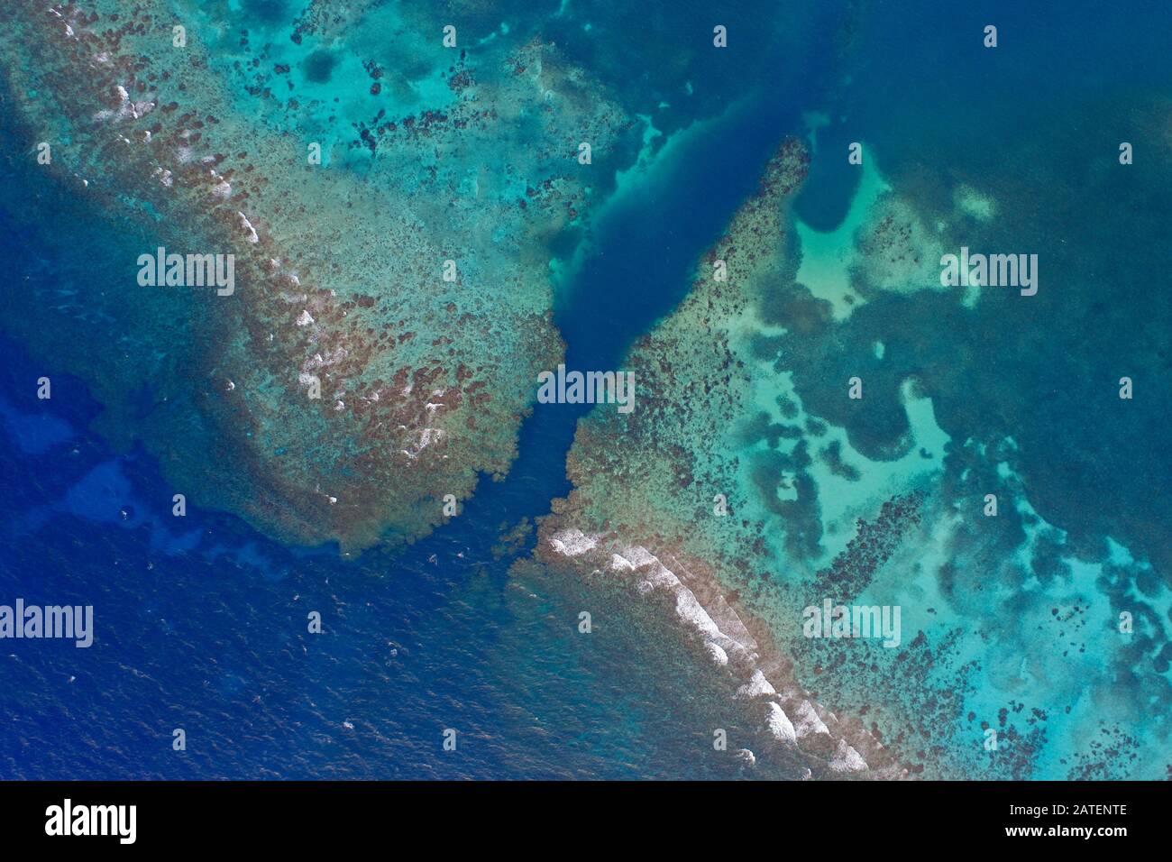 Aerial View of Turquoise Bay, Roatan, Honduras, Caribbean Sea Stock ...