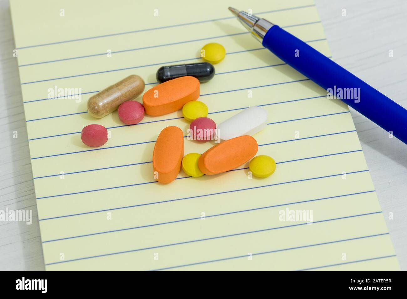 Cartoon medicine capsule pills drug hi-res stock photography and images ...