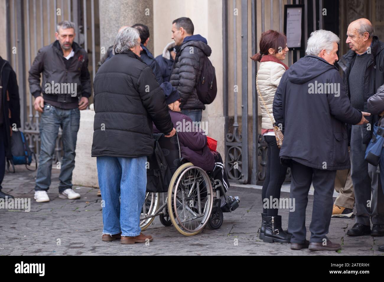 Rome, Italy. 02nd Feb, 2020. Many volunteers and homeless people ...
