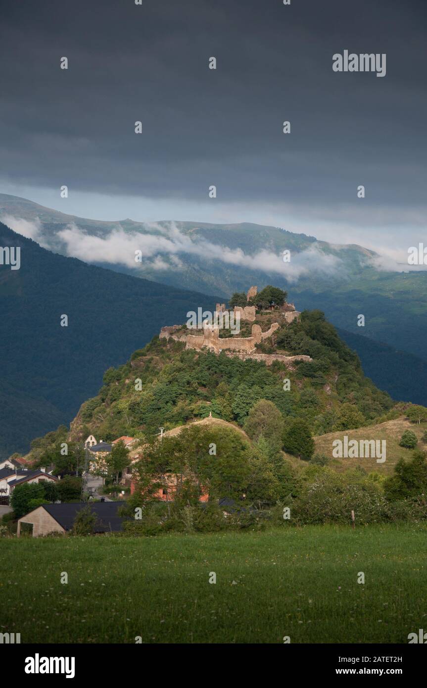 Chateau de lordat hi-res stock photography and images - Alamy